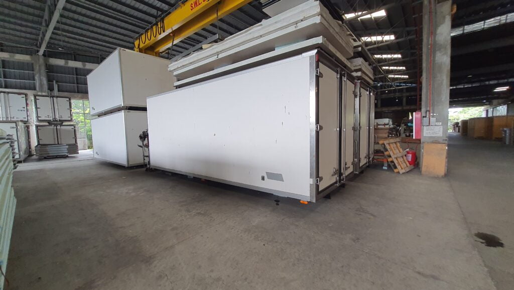 Reefer Van - MITSUBISHI | FUSO PILIPINAS Reefer van Canter L300 ...