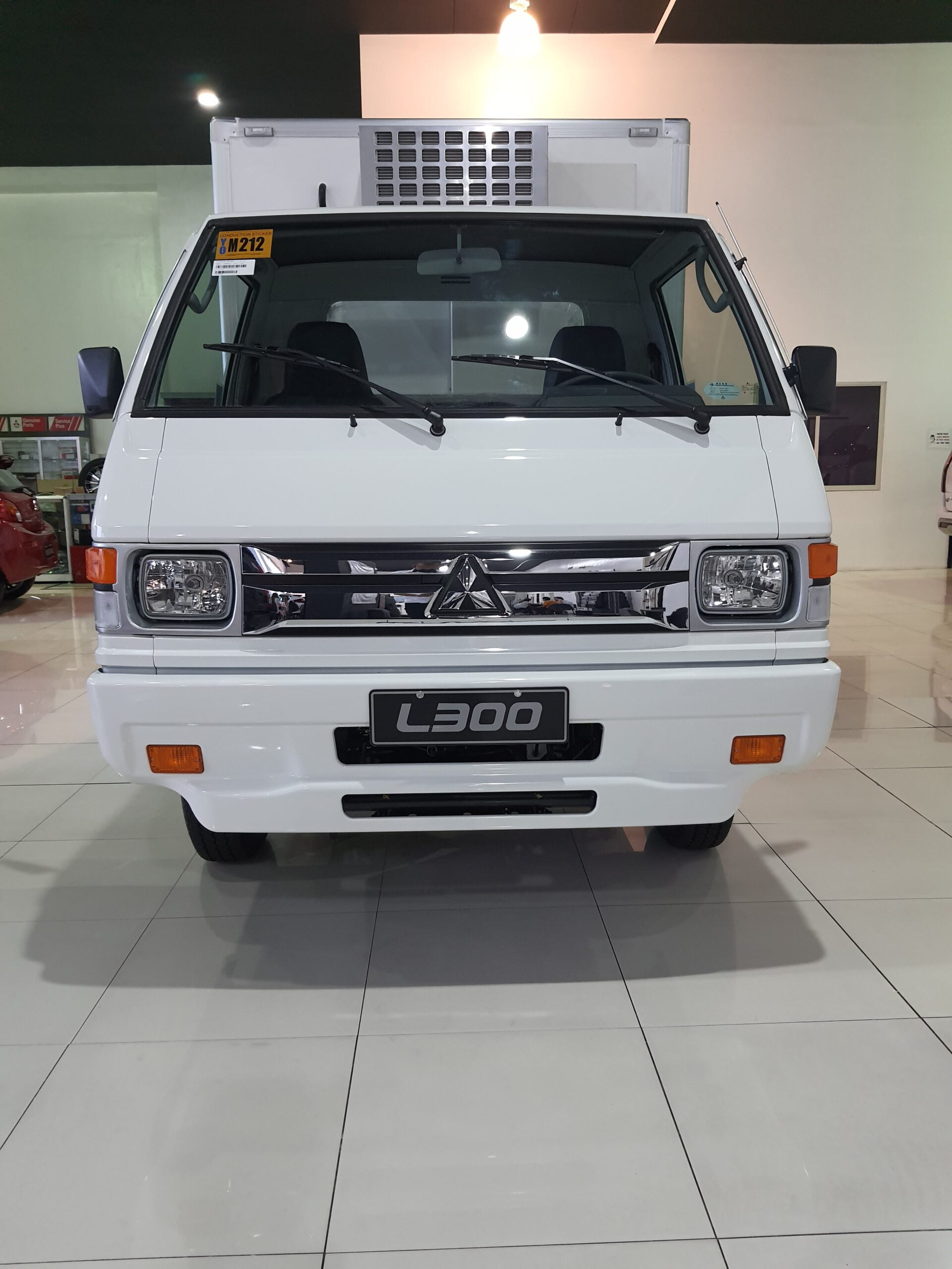 Reefer Van - MITSUBISHI | FUSO PILIPINAS Reefer van Canter L300 ...